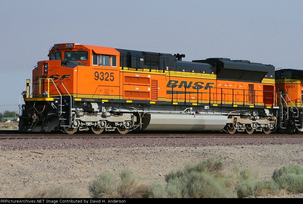 BNSF 9325